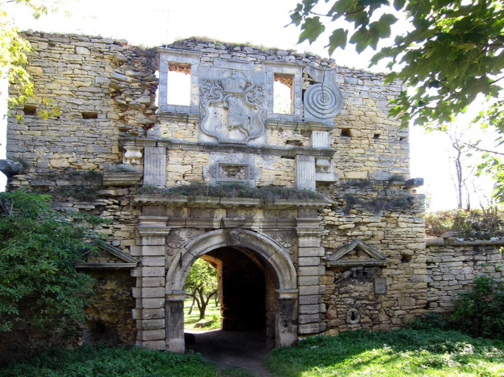 Чернелицький замок - Історико-просвітній проект Портал